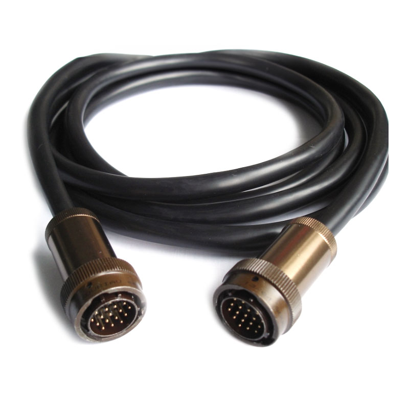 Roland 19P Multipolar Cable | guitarguitar