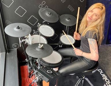 Rock's Greatest Drummers | guitarguitar