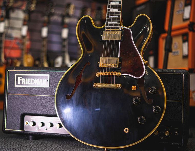 Our Expert Guide to Gibson Semi Hollow Guitars | guitarguitar