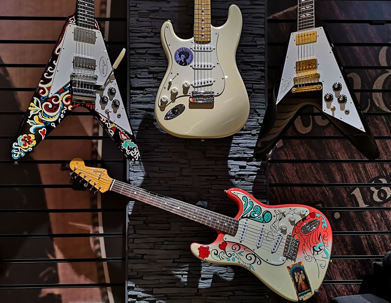 Jimi Hendrix Signature Guitars | guitarguitar