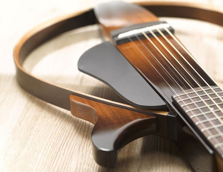 Yamaha SILENT Guitar | guitarguitar