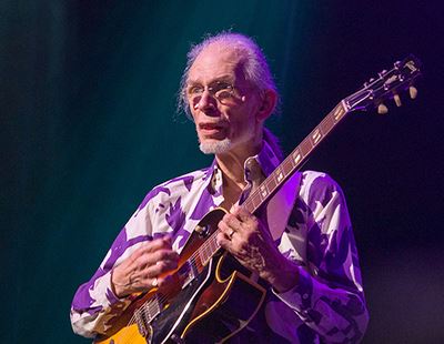 Steve Howe: YES, Solo Albums and Self-Awareness | guitarguitar