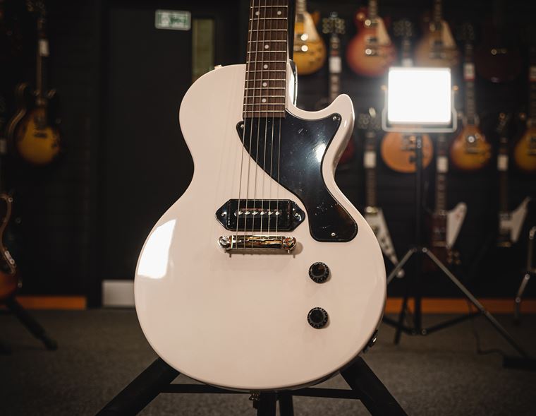 Top 10 Best Punk Guitarists of All Time | guitarguitar