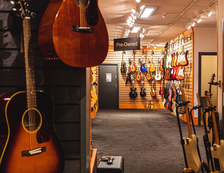 Adam Goldsmith Clinic at guitarguitar Camden | guitarguitar